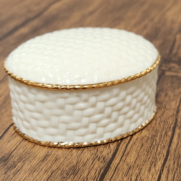 Lenox | Other | Vintage Lenox Basketweave Oval Trinket Box With Gold ...